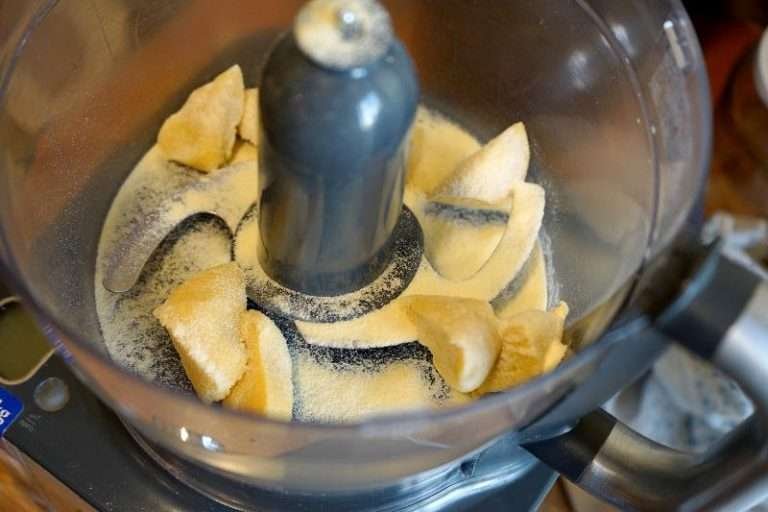 Come fare i grattini all'uovo - pasta fresca della tradizione - Farine ...
